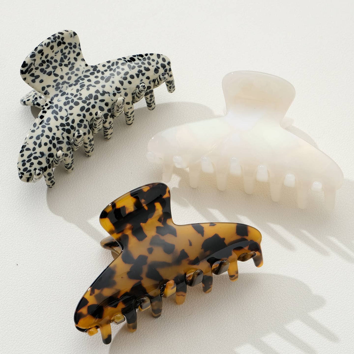 Adrienne Curved Claw Clip - Wildflower Valley